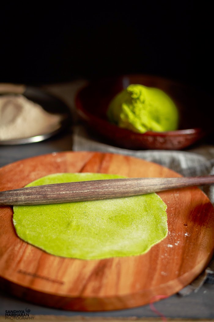 Spinach Roti ( Palak Phulka roti)