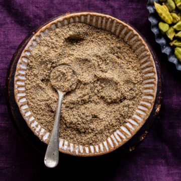 Cardamom powder (Ground cardamom) - Sandhya's Kitchen