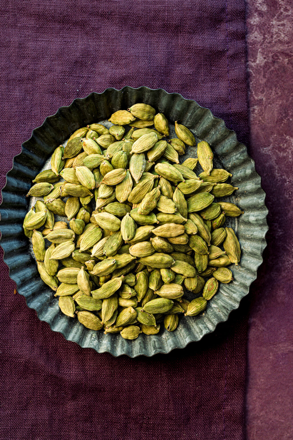 Cardamom powder (Ground cardamom) - Sandhya's Kitchen