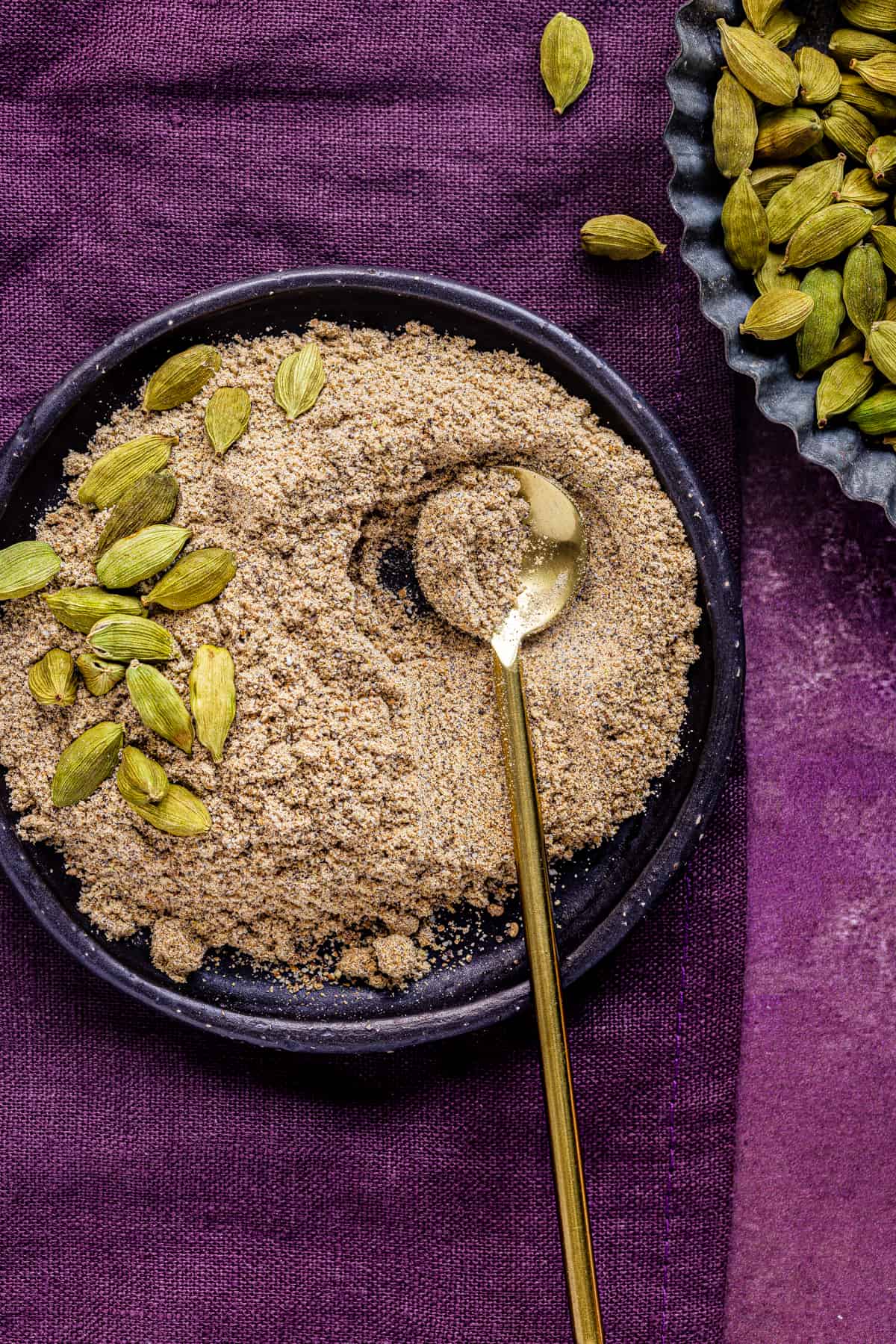 Cardamom powder (Ground cardamom) - Sandhya's Kitchen