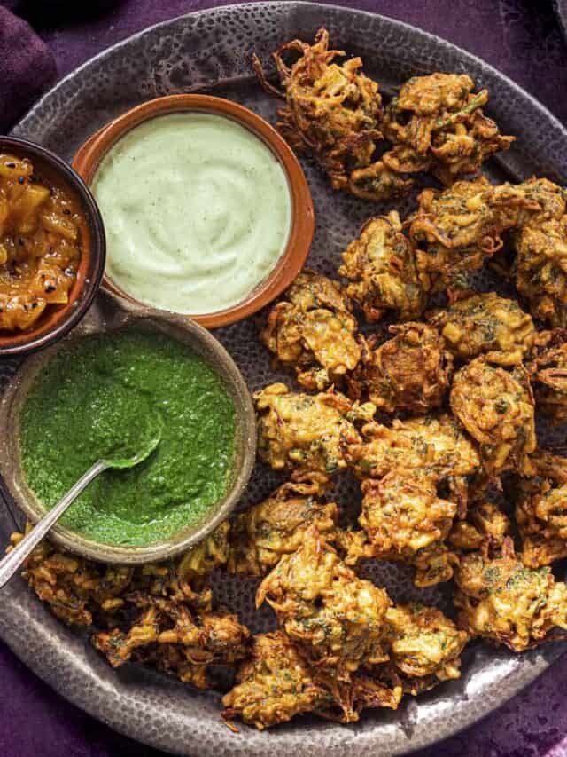 Crispy Aloo Pakora recipe (Potato bajji) - Sandhya's Kitchen