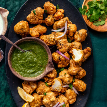 Easy Cauliflower Pakora recipe - Sandhya's Kitchen