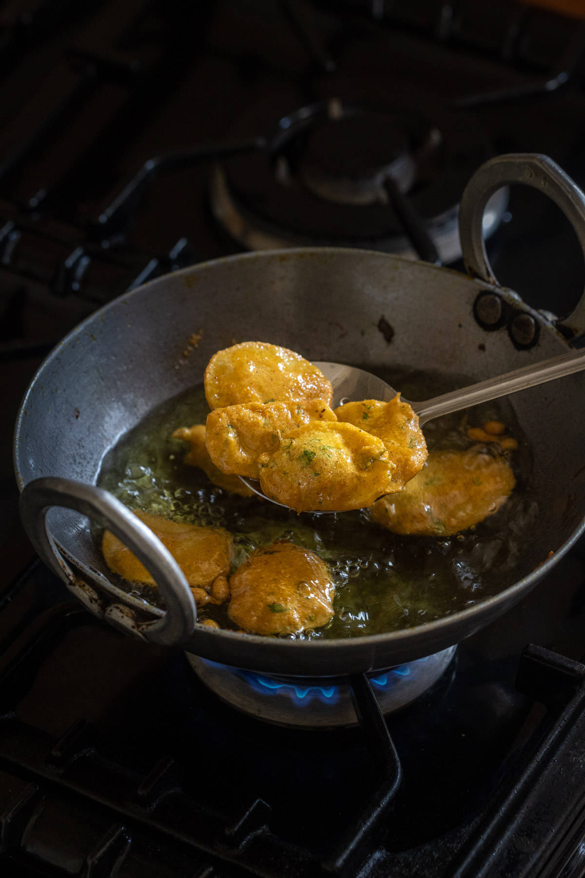 Crispy Aloo Pakora recipe (Potato bajji) - Sandhya's Kitchen
